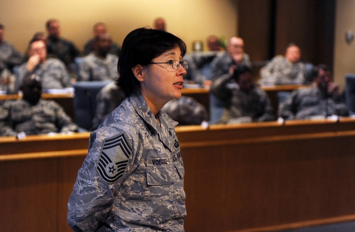 ACC chief master sergeant selects gather at Offutt for 2009 Chief’s ...