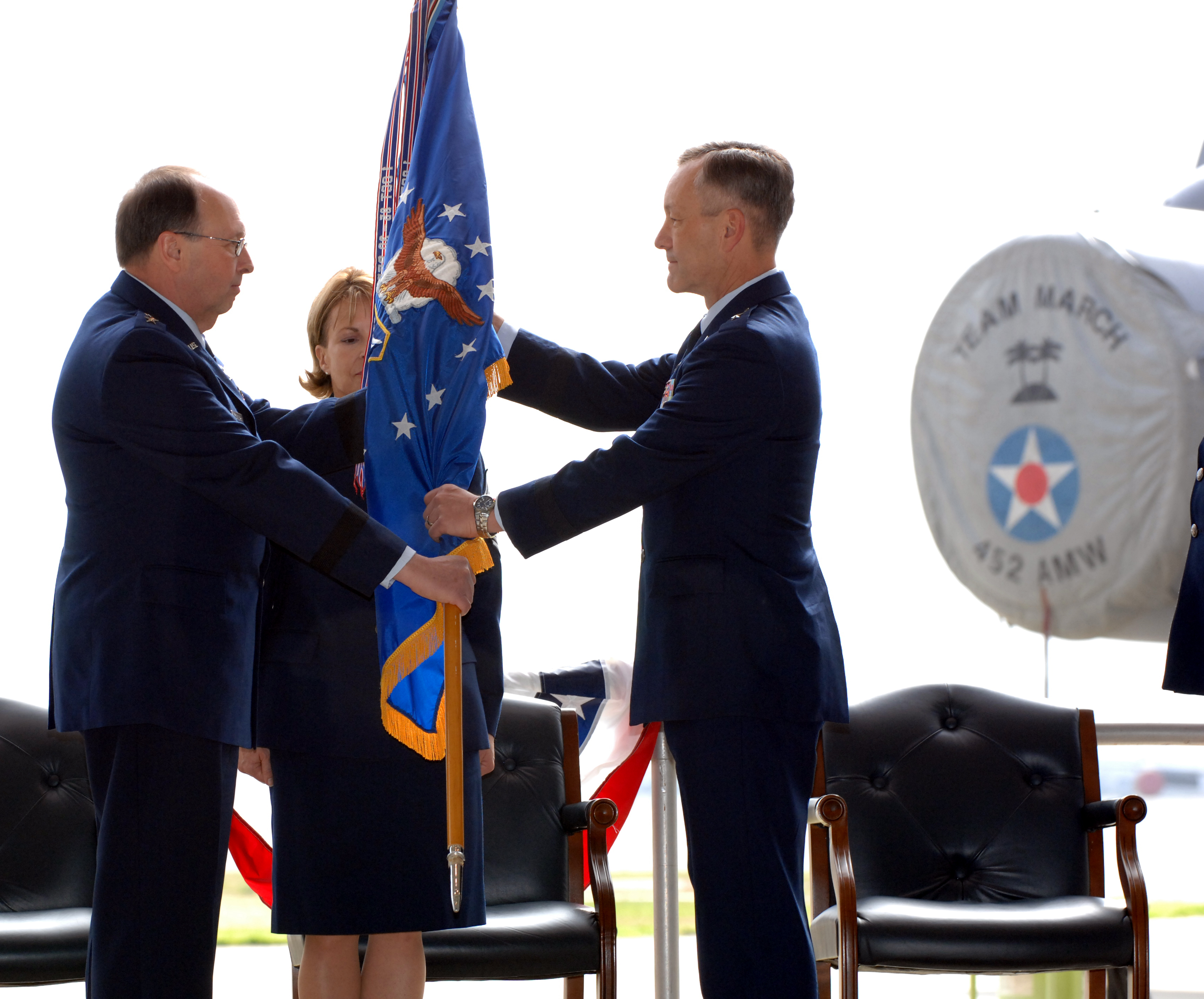 Fourth Air Force's top post changes hands > 4th Air Force > Article Display