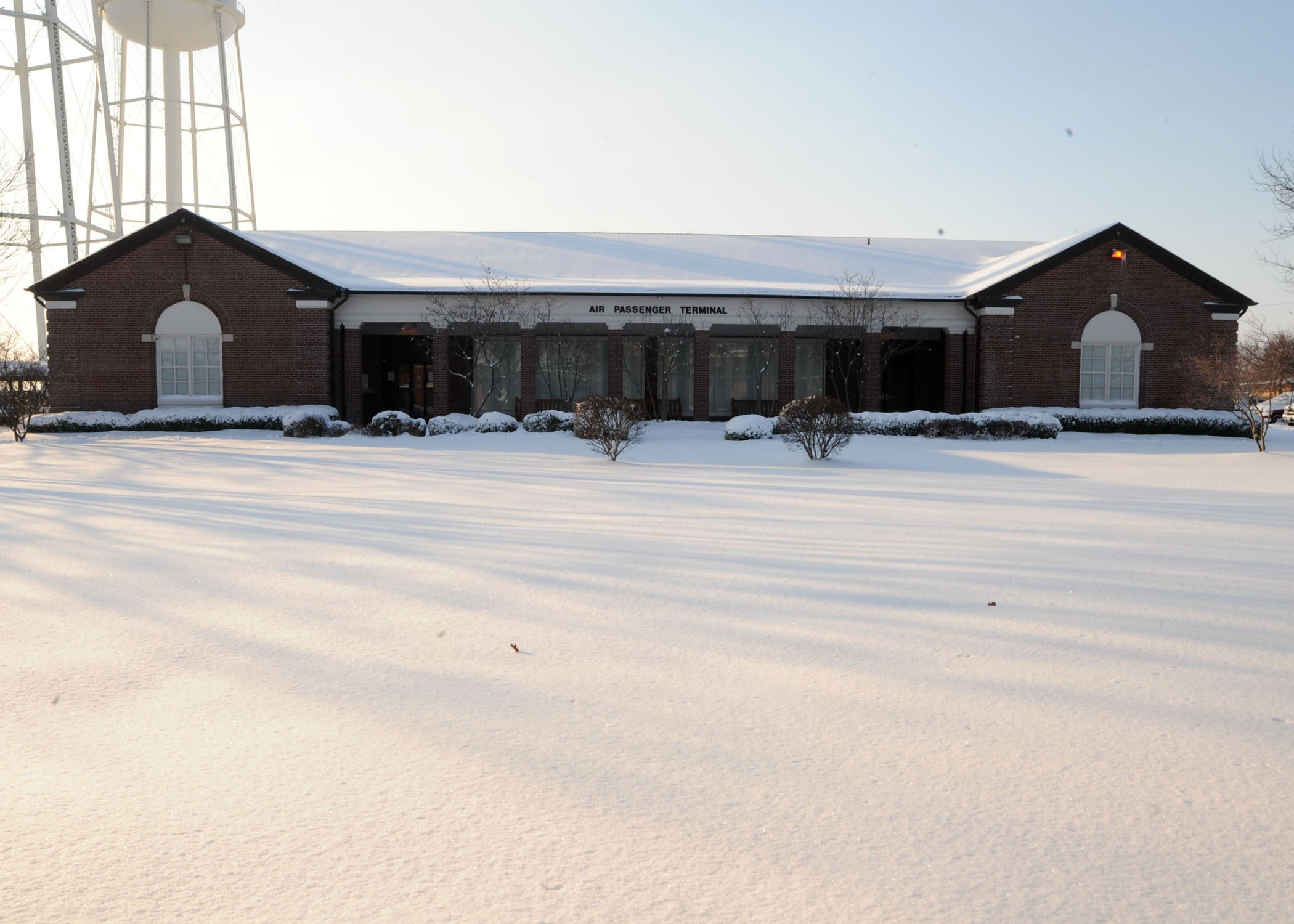 Snow covered Scott > Scott Air Force Base > Article Display