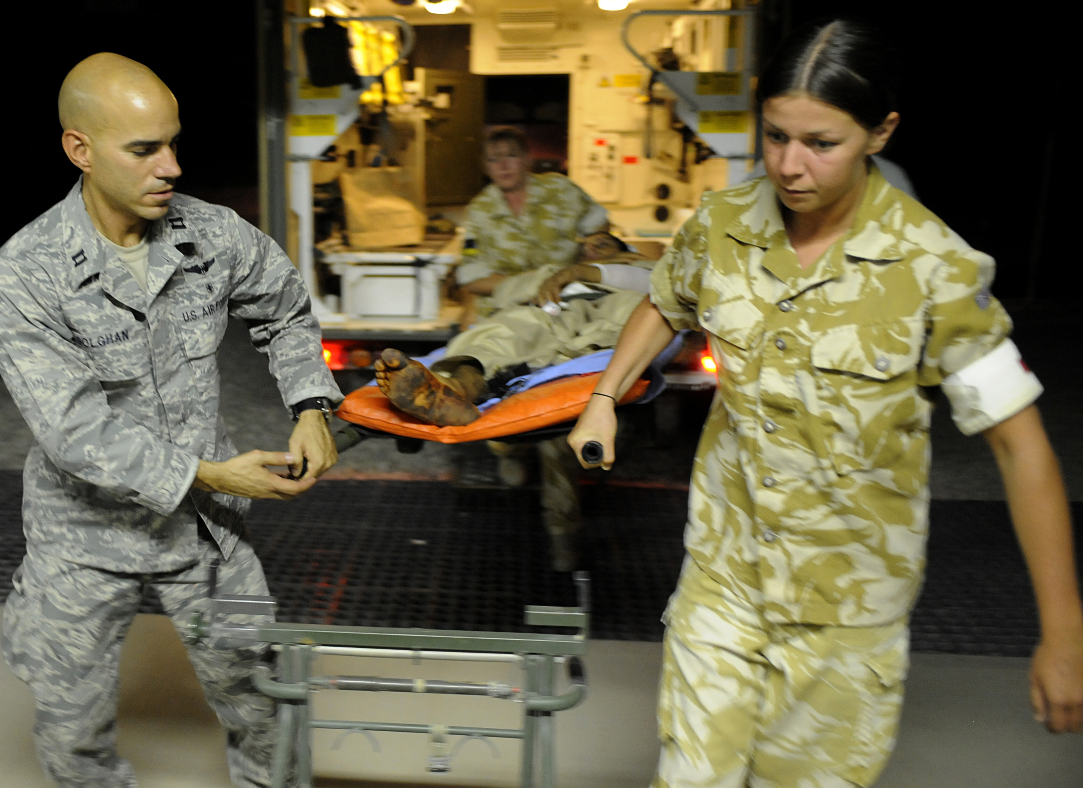 Airmen coordinate smooth transition of wounded to higher medical care ...