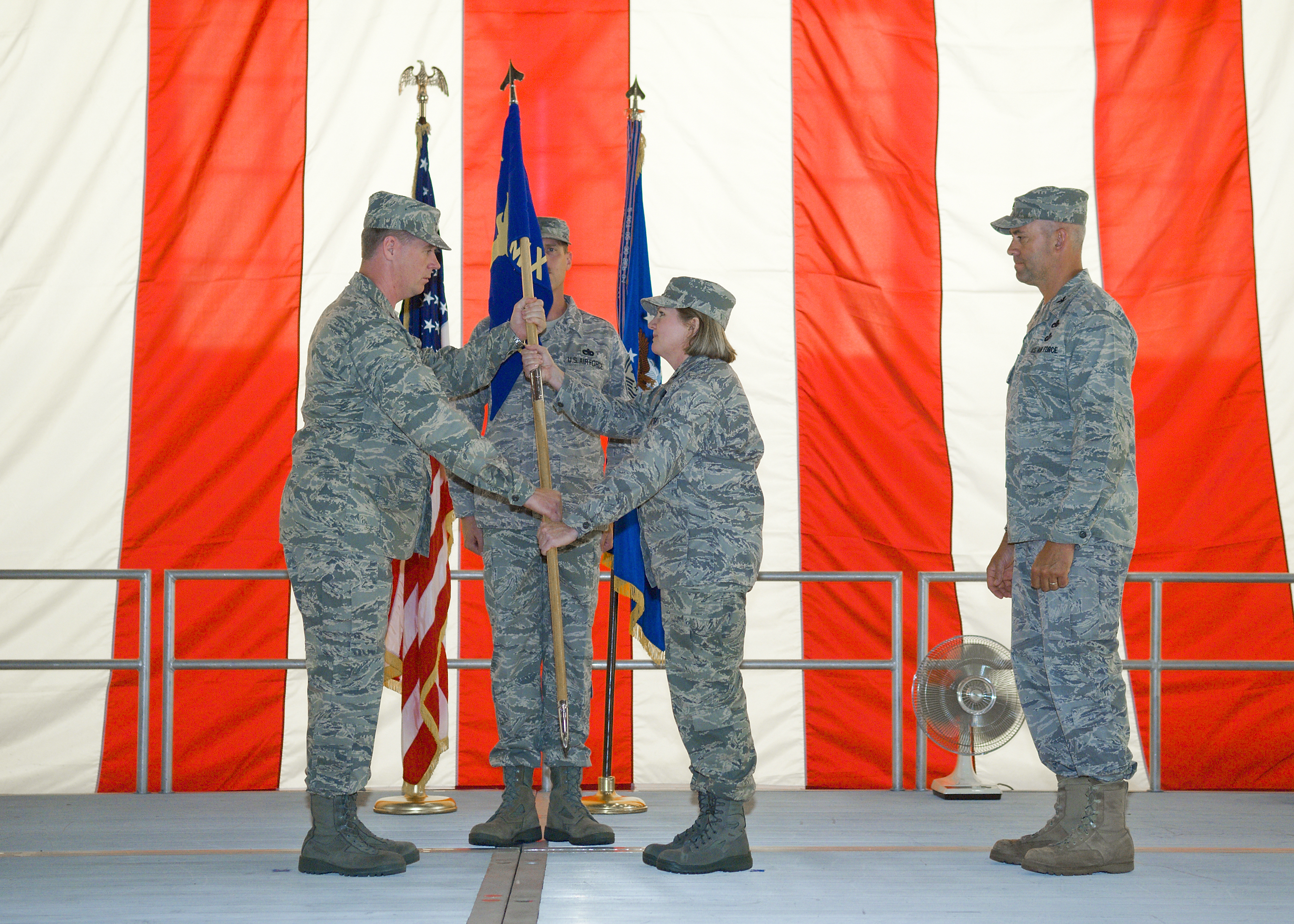 New commander takes reign at 412 MXG > Edwards Air Force Base > News