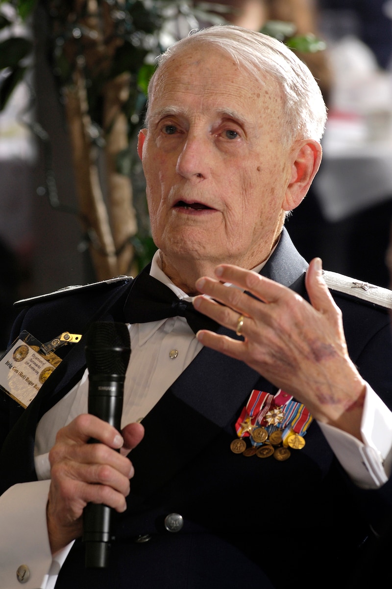 Academy Astronautics pioneer dies at 86 > U.S. Air Force Academy > News ...