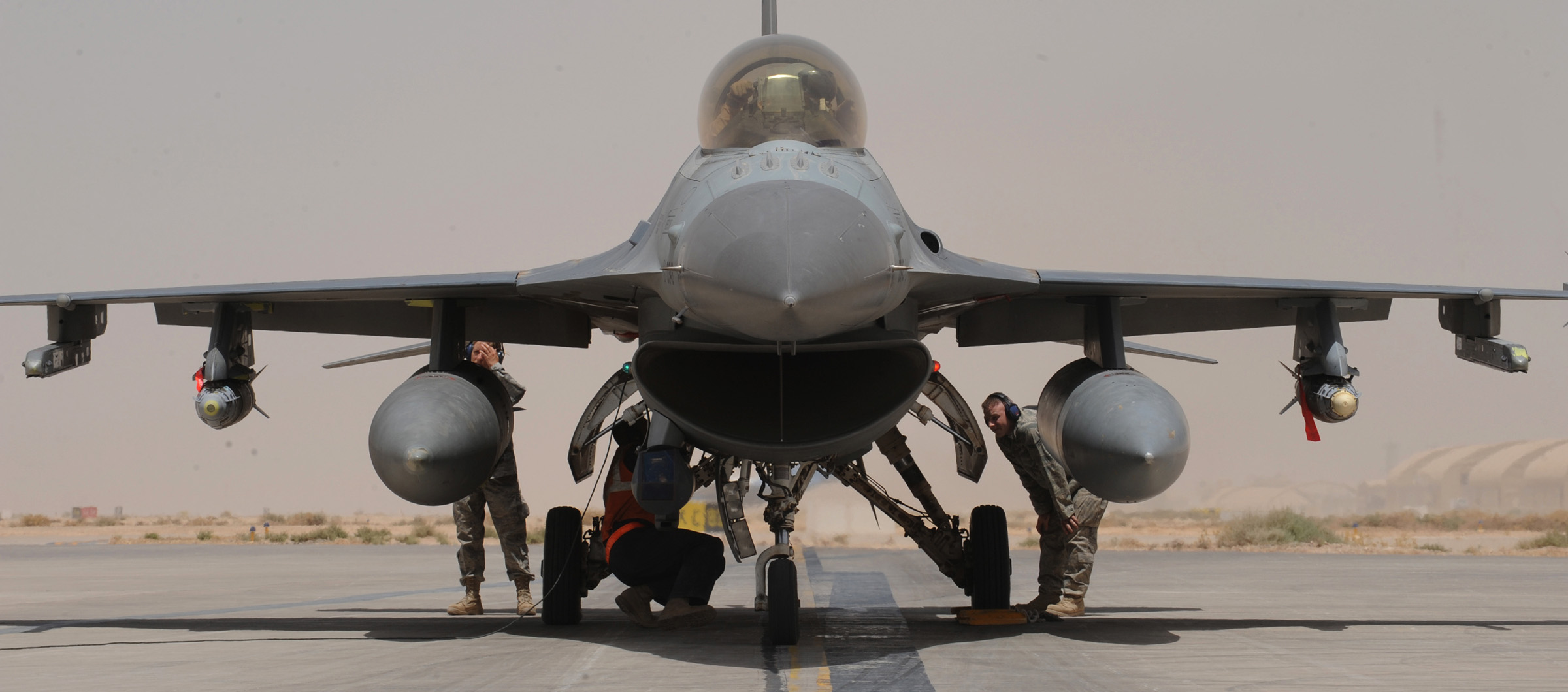 Weapons loaders arm jets for the fight > Air Force > Article Display