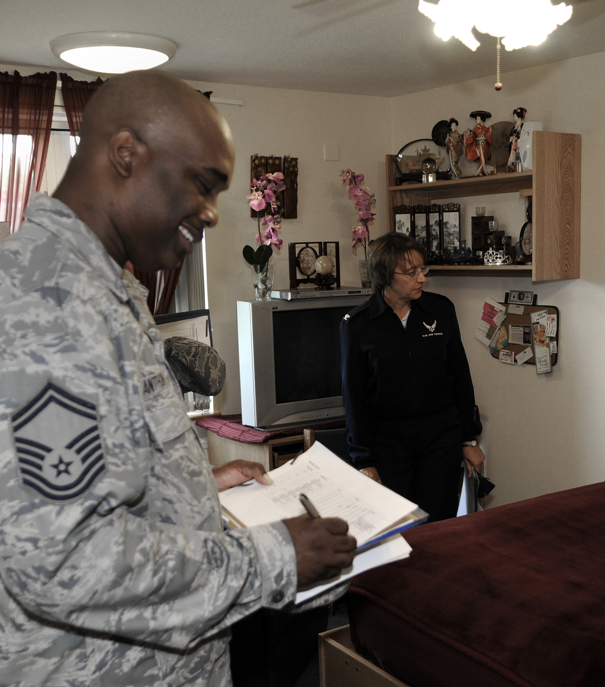 Wing leaders perform Dorm of the Quarter inspections > Royal Air Force ...