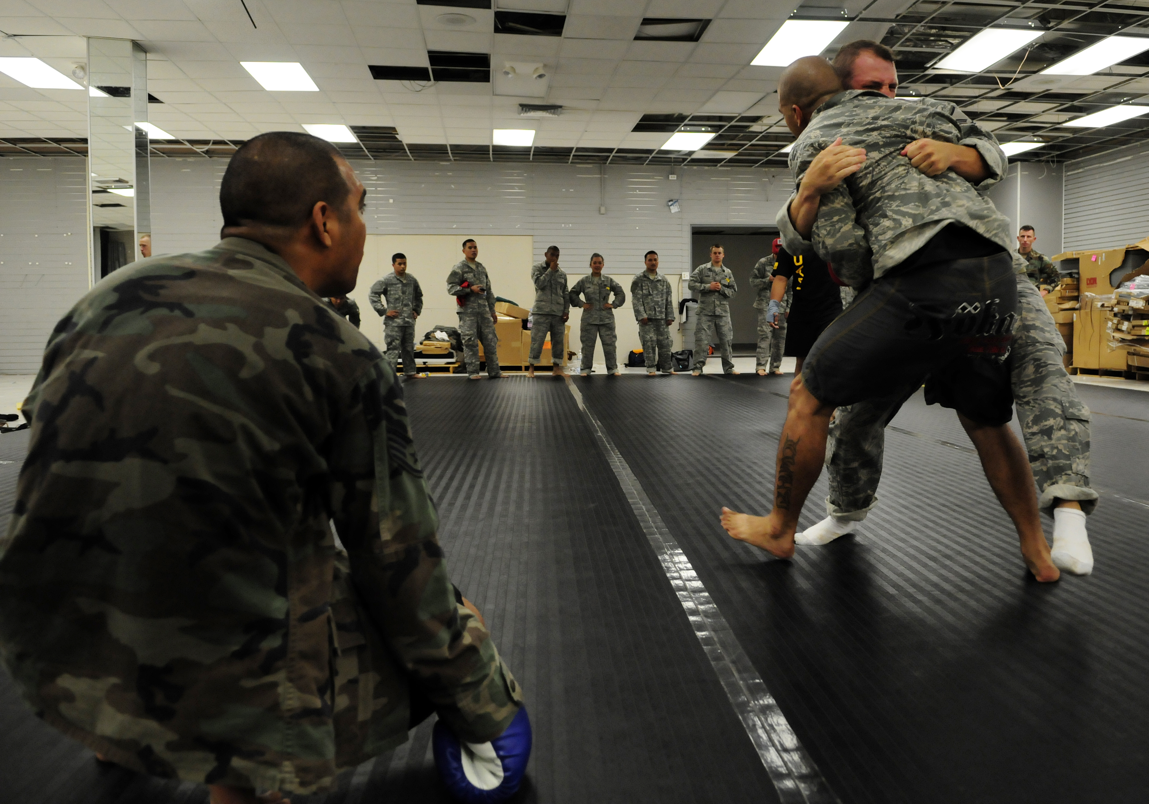 Airmen experience modern Army combative training > Andersen Air Force ...