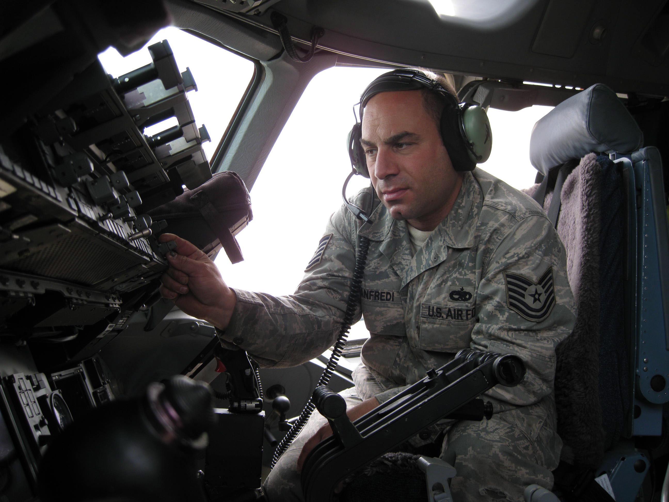 Team McGuire in the lasso for AMC Rodeo 2009 > 514th Air Mobility Wing ...