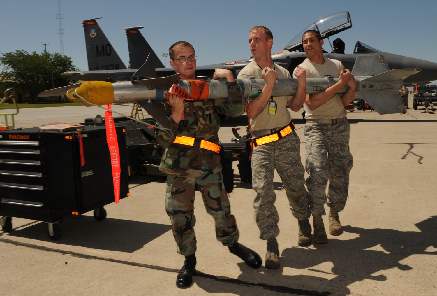 Weapons load crews vie for victory > Mountain Home Air Force Base ...