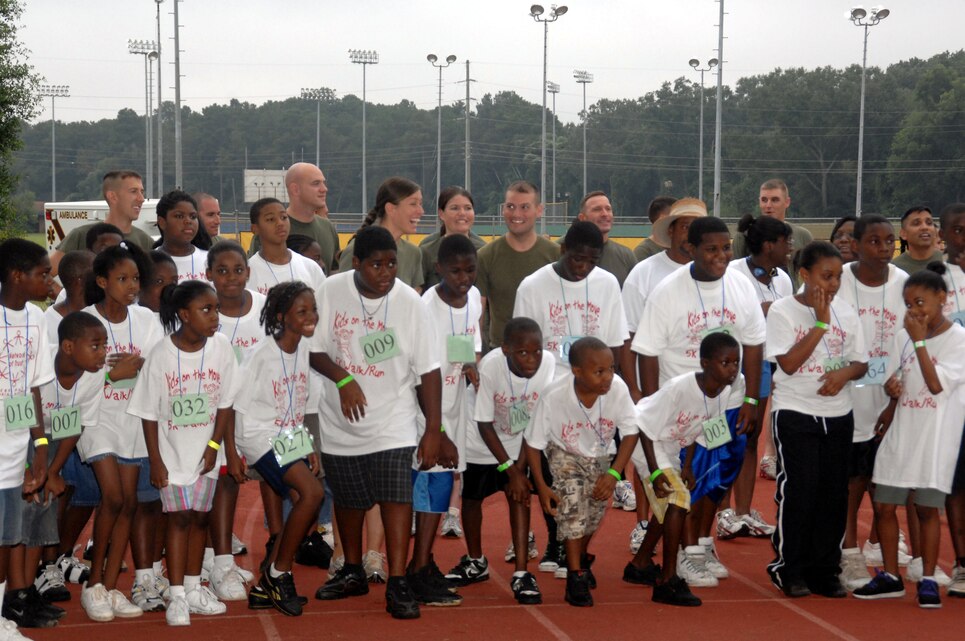 Marines participate in Kids on the Move event > Marine Corps Logistics ...