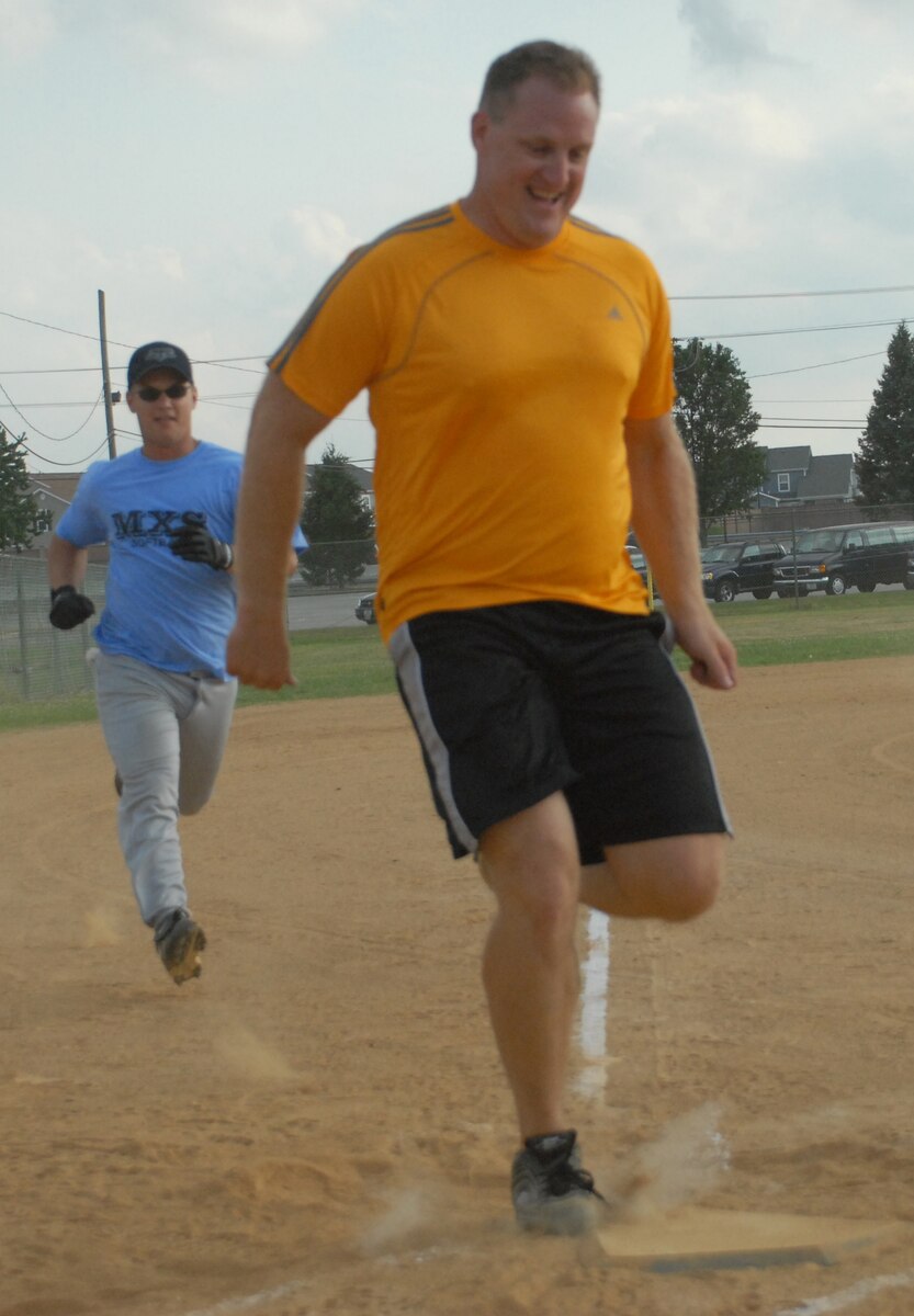 436 MXS defeats 436 FSS 16 - 1 > Dover Air Force Base > Article Display