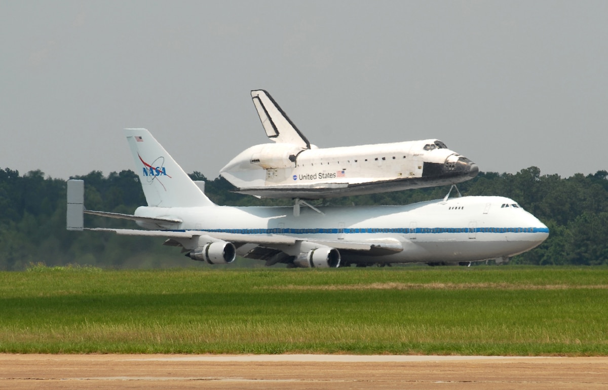 Photo Essay: Shuttle transitions through bases > Air Force > Article ...