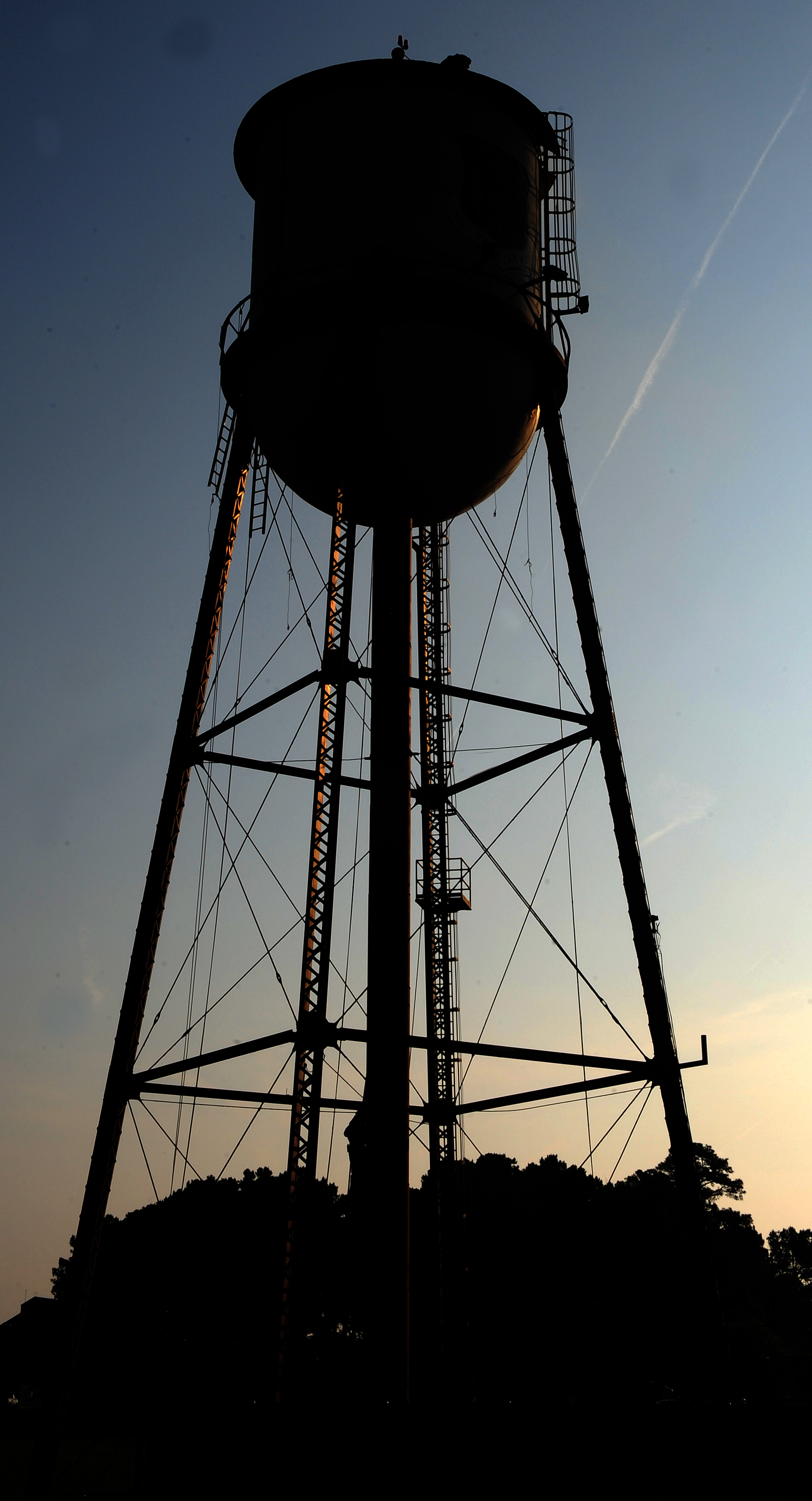 Water tower tear down > Joint Base Langley-Eustis > Article Display