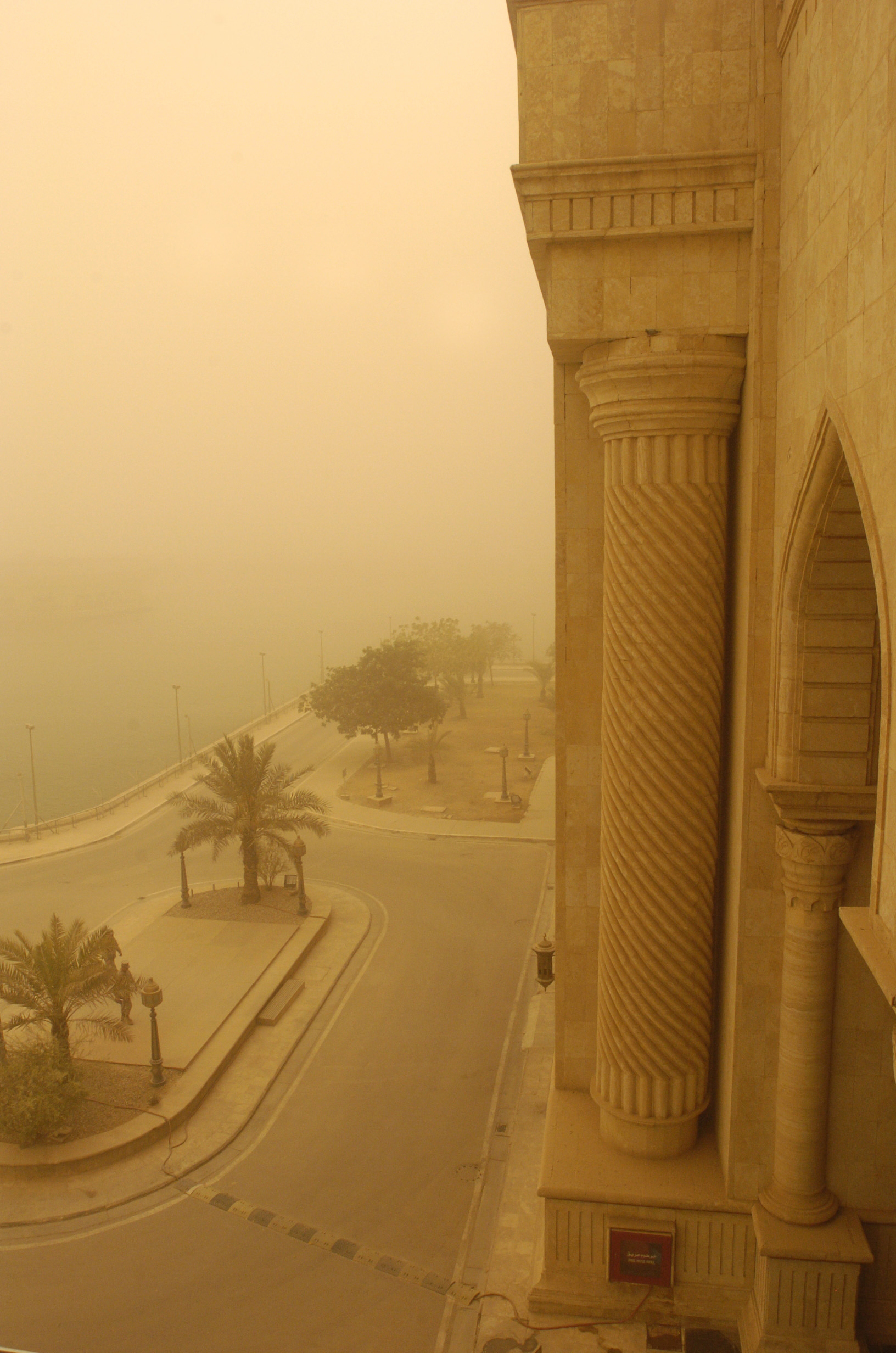 The dirt behind Iraq's dust storms > 557th Weather Wing > Article Display
