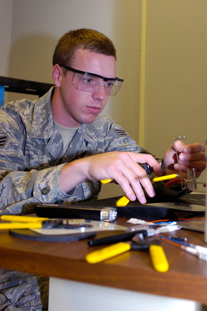 Smooth operators dig new digs > Air National Guard > Article Display