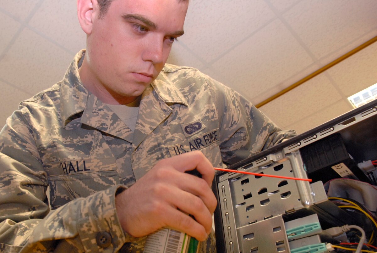 Communications Focal Point: first stop for comm issues > U.S. Air ...