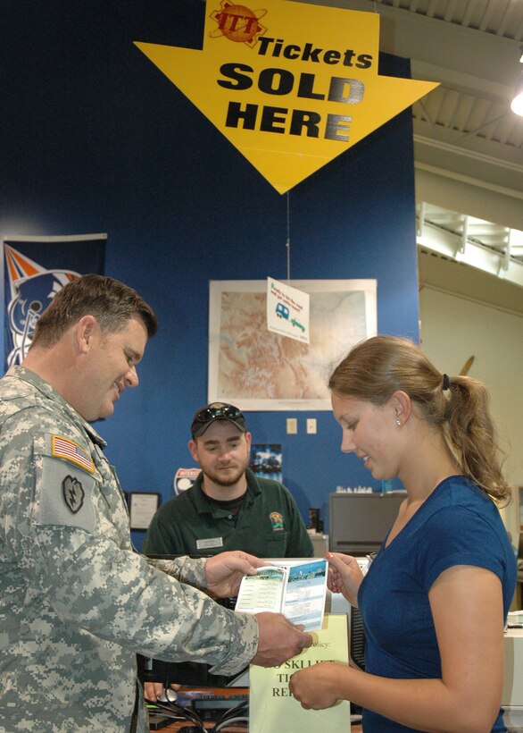 The explorer in you is urging: let's re-discover the outdoors!