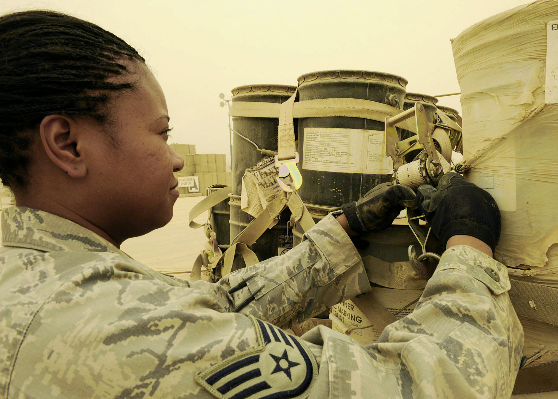 Airmen take reins on Army cargo movement mission > Air Force > Article ...