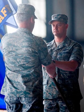 62nd Airlift Wing changes command > Team McChord > Article Display