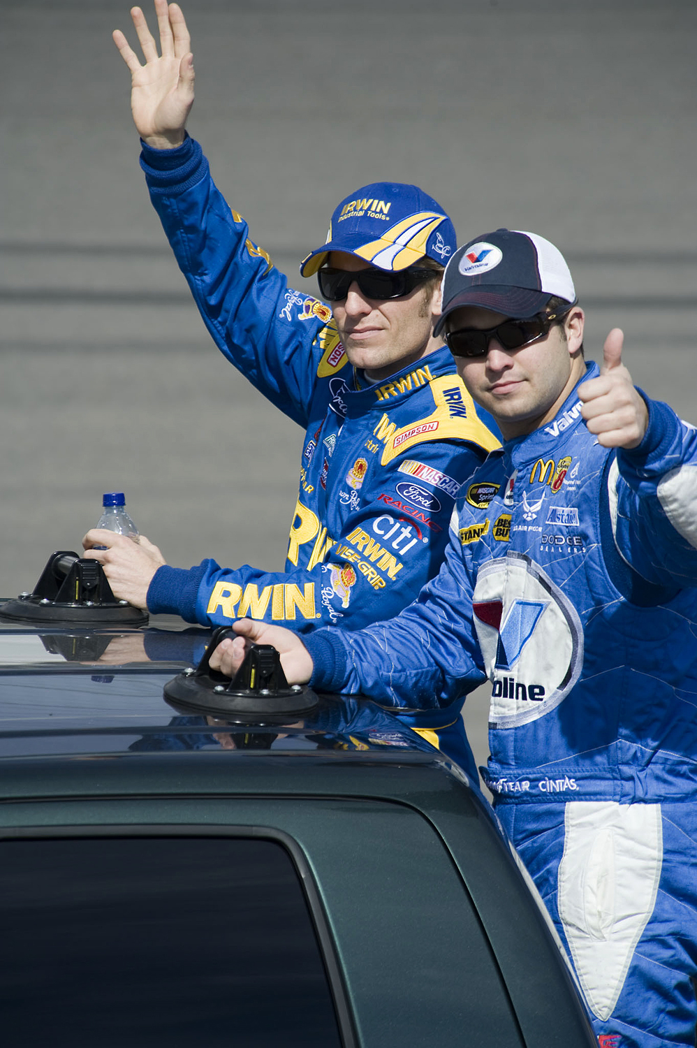 Air Force teams with NASCAR to aid recruiting > Air Force > Article Display
