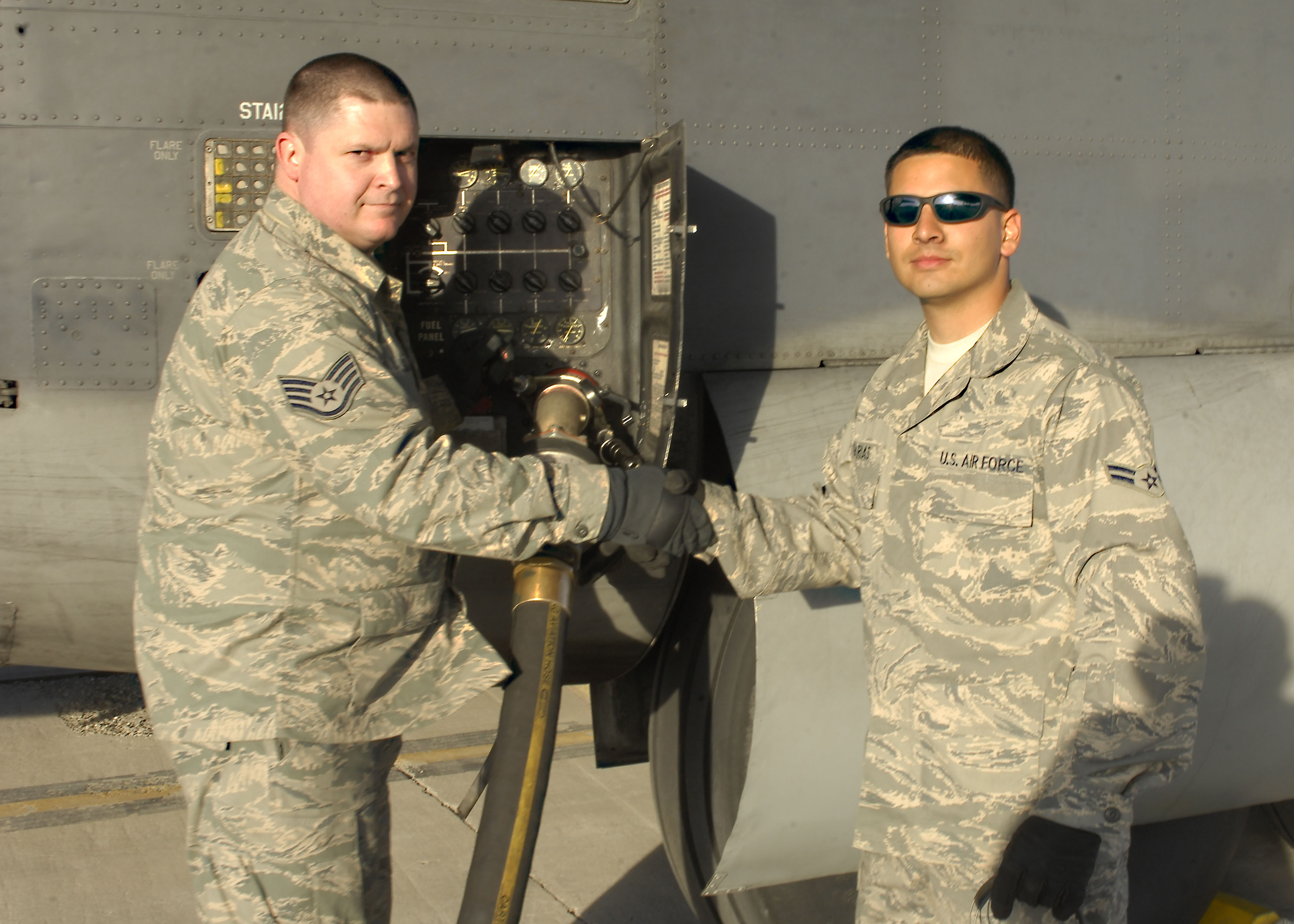 Fuels Airman sets record > U.S. Air Forces Central > Display
