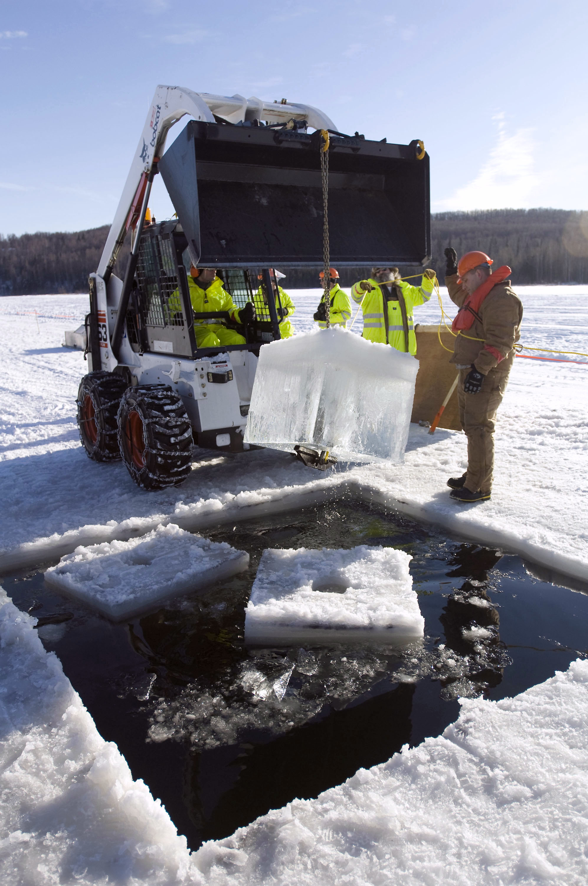 Agencies practice hazardous cleanup in arctic conditions > Air Force ...