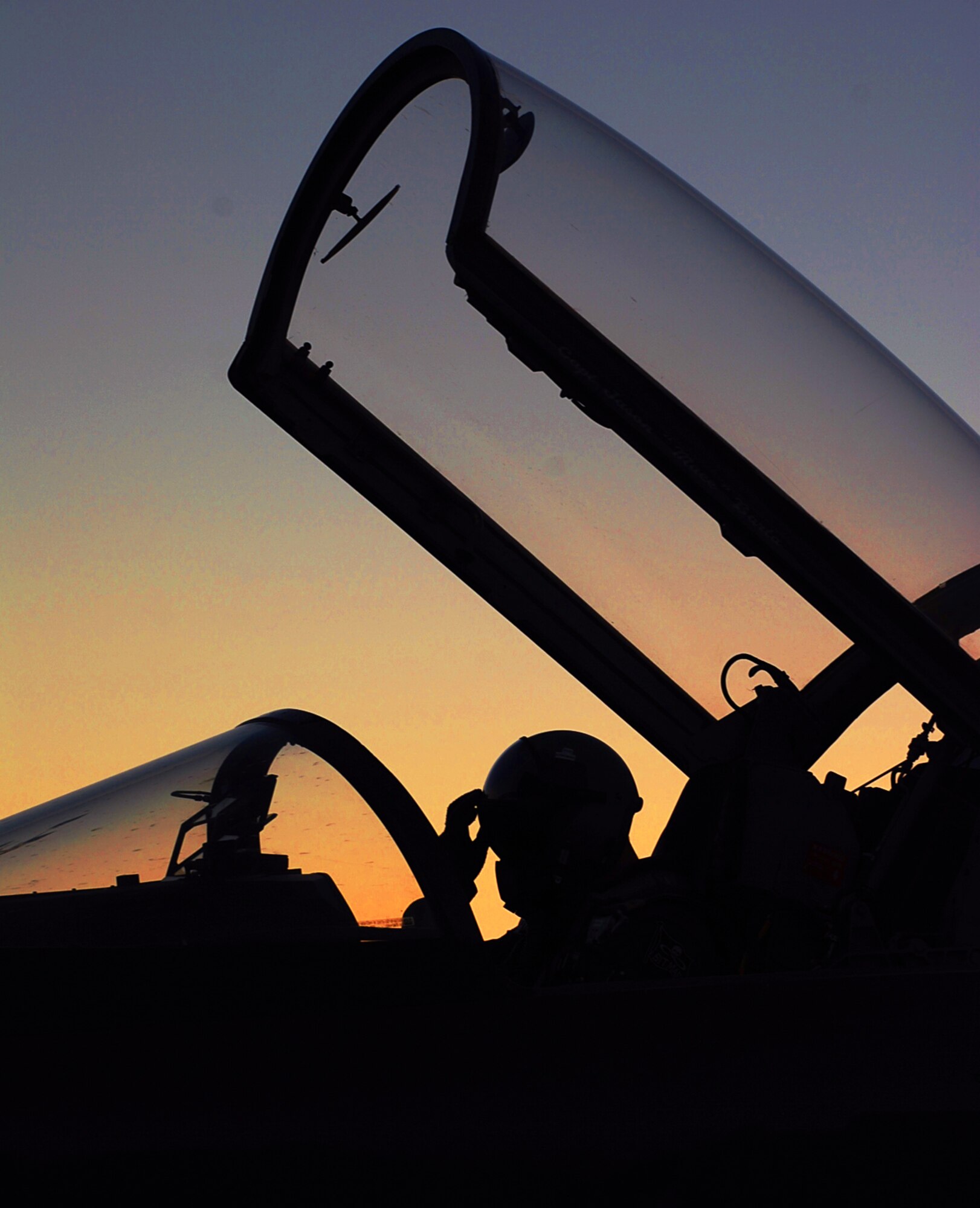 SUPT students own the night > Laughlin Air Force Base > Display