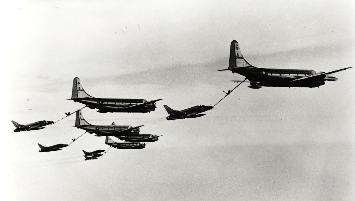 U.S. military aerial refueling: extending 'the reach' > Air Mobility ...