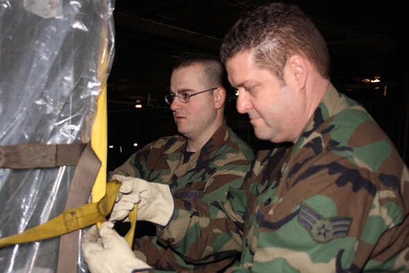 Practice makes perfect for 87th Aerial Port Squadron > 445th Airlift ...