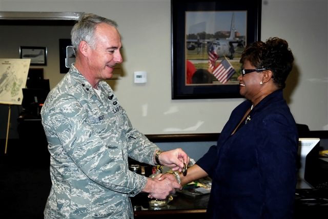 Air Force leaders visit for JFEX > Pope Field > Article Display