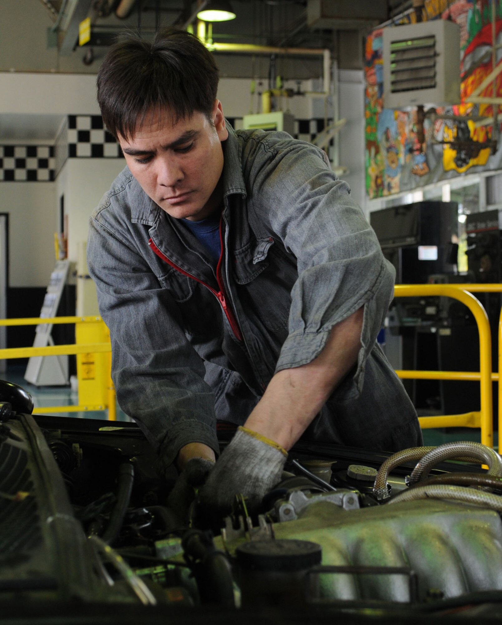 Rules of the road for working on autos at Yokota > Yokota Air Base ...