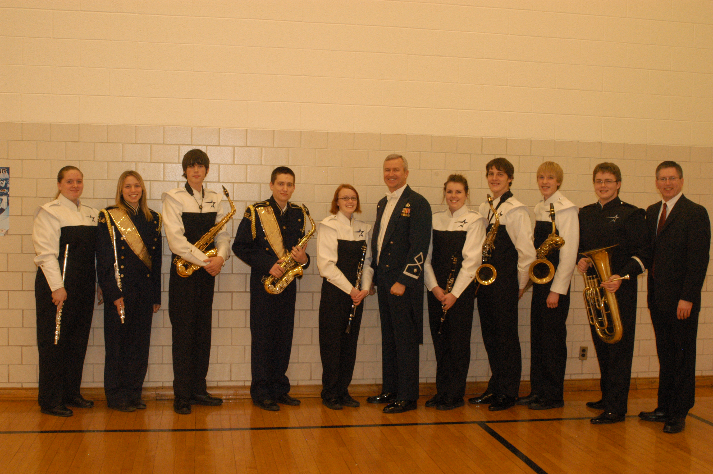 Bedford, IN students, their teacher and Lt Col Lang
