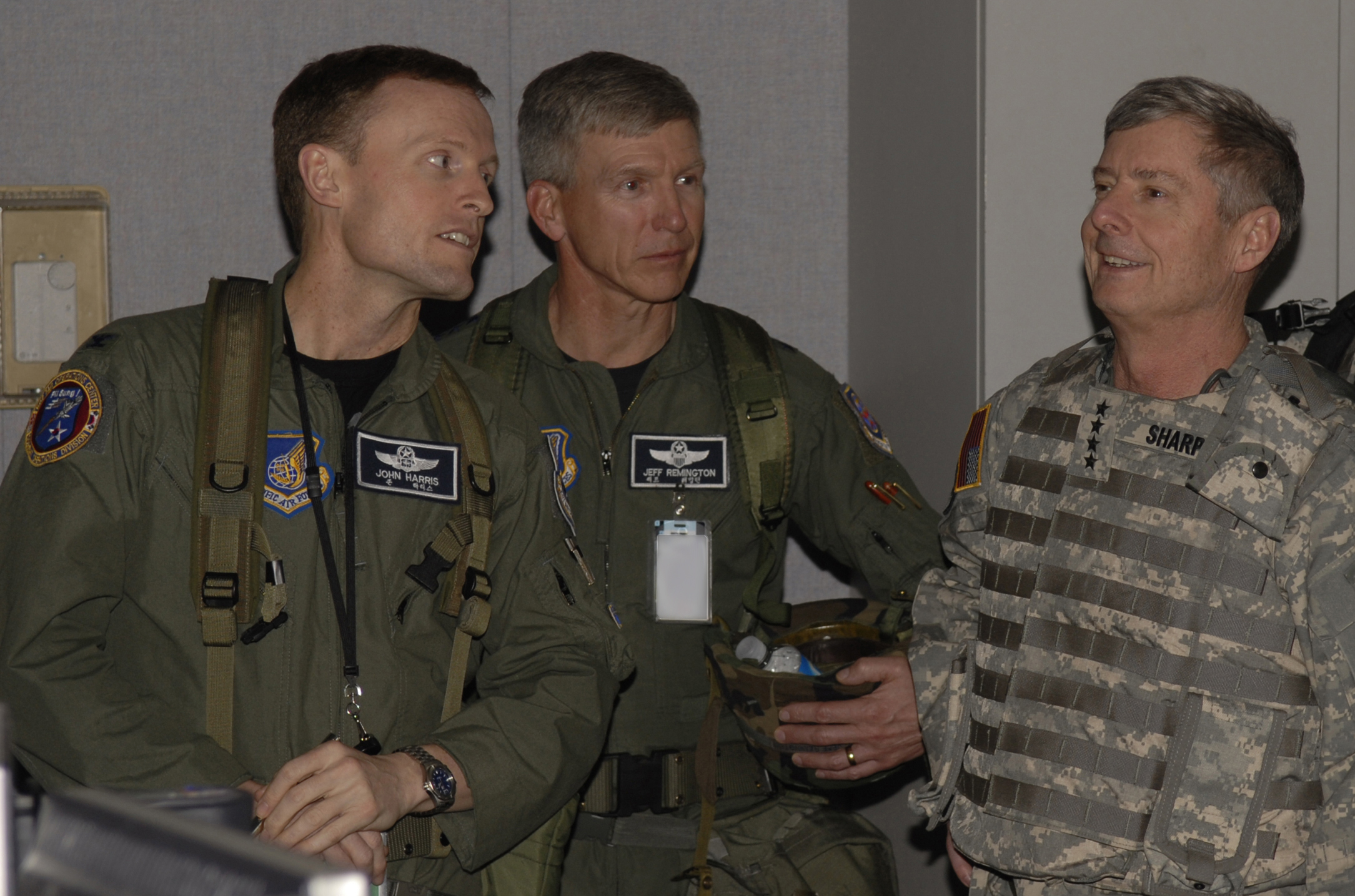 USFK commander visits Korea AOC > Seventh Air Force > Article Display