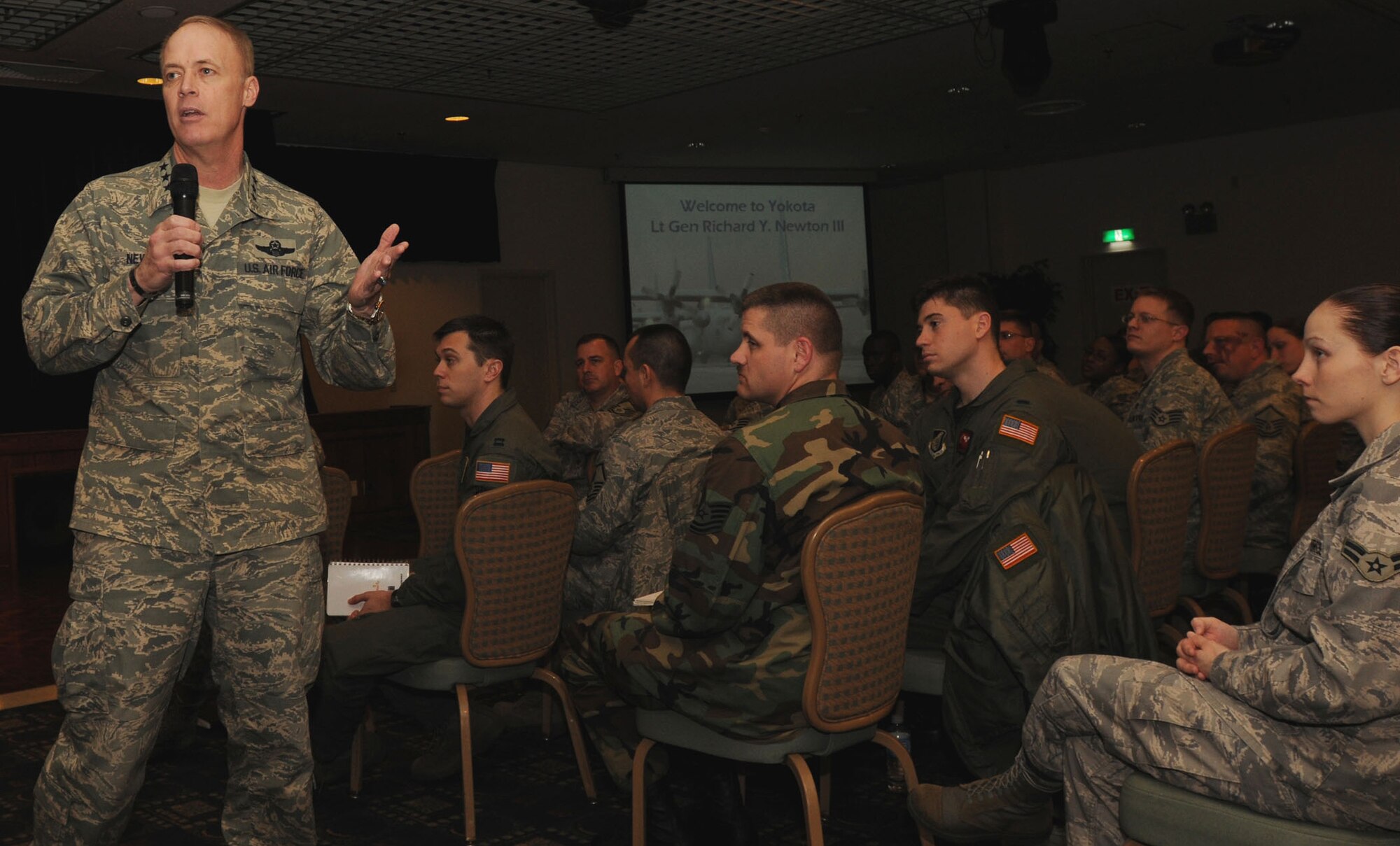 Top personnel Airman visits Yokota > Yokota Air Base > Article Display