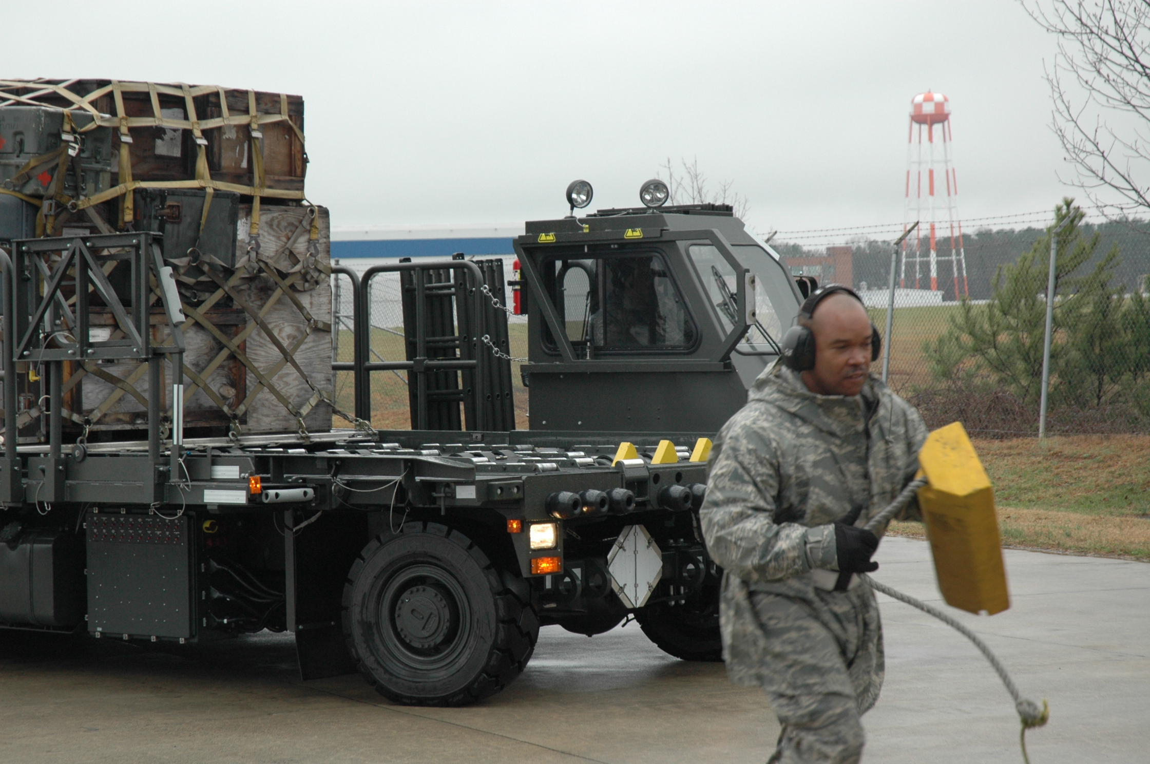 Port dawgs compete, prove fit for fight > 315th Airlift Wing > Article ...