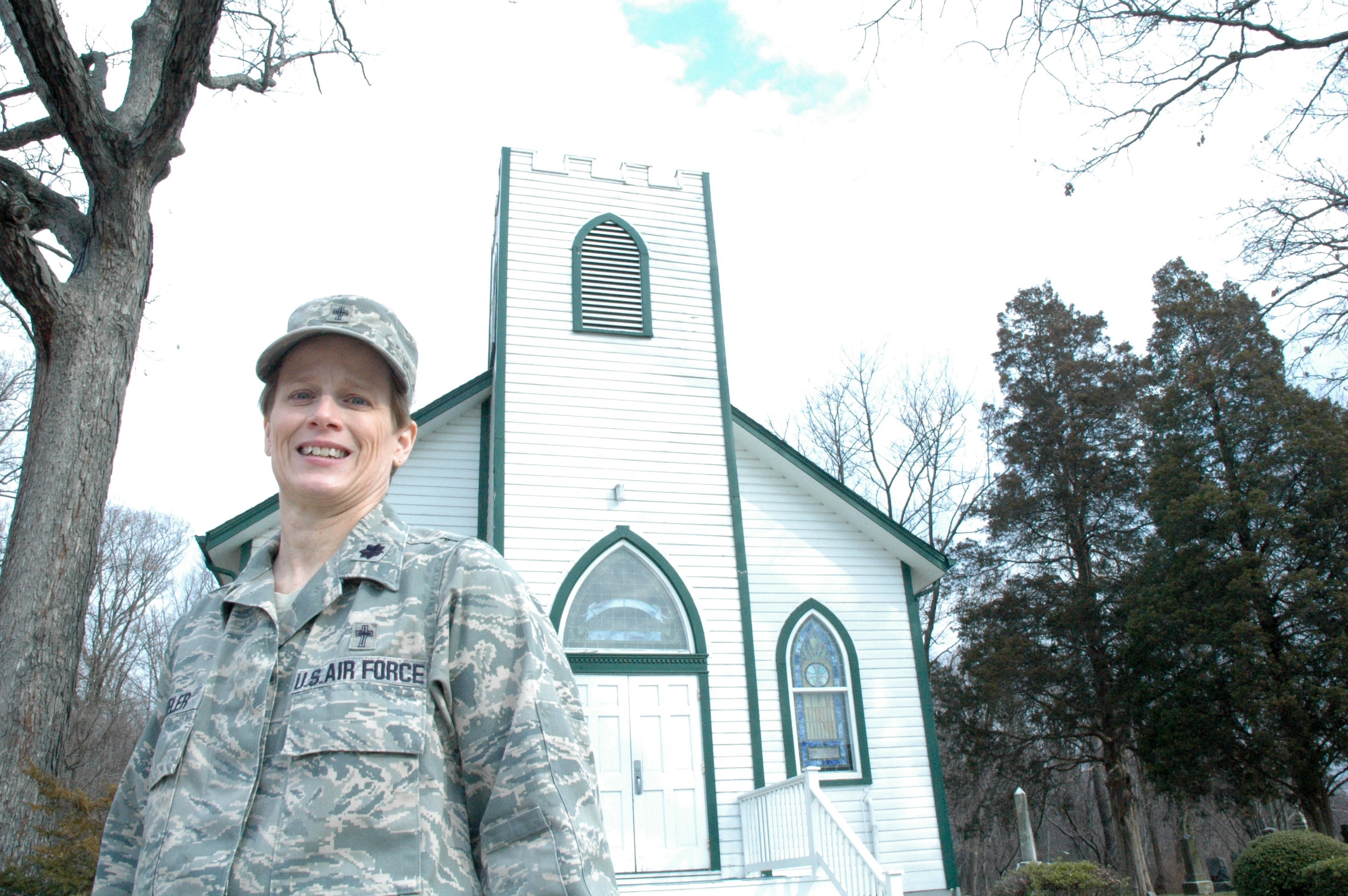Uncommon female chaplains serve country, creator > Air National Guard ...