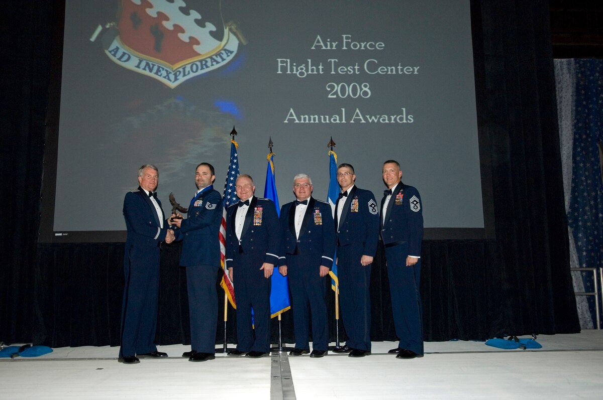 Air Force Flight Test Center announces 'best of the best' > Edwards Air ...