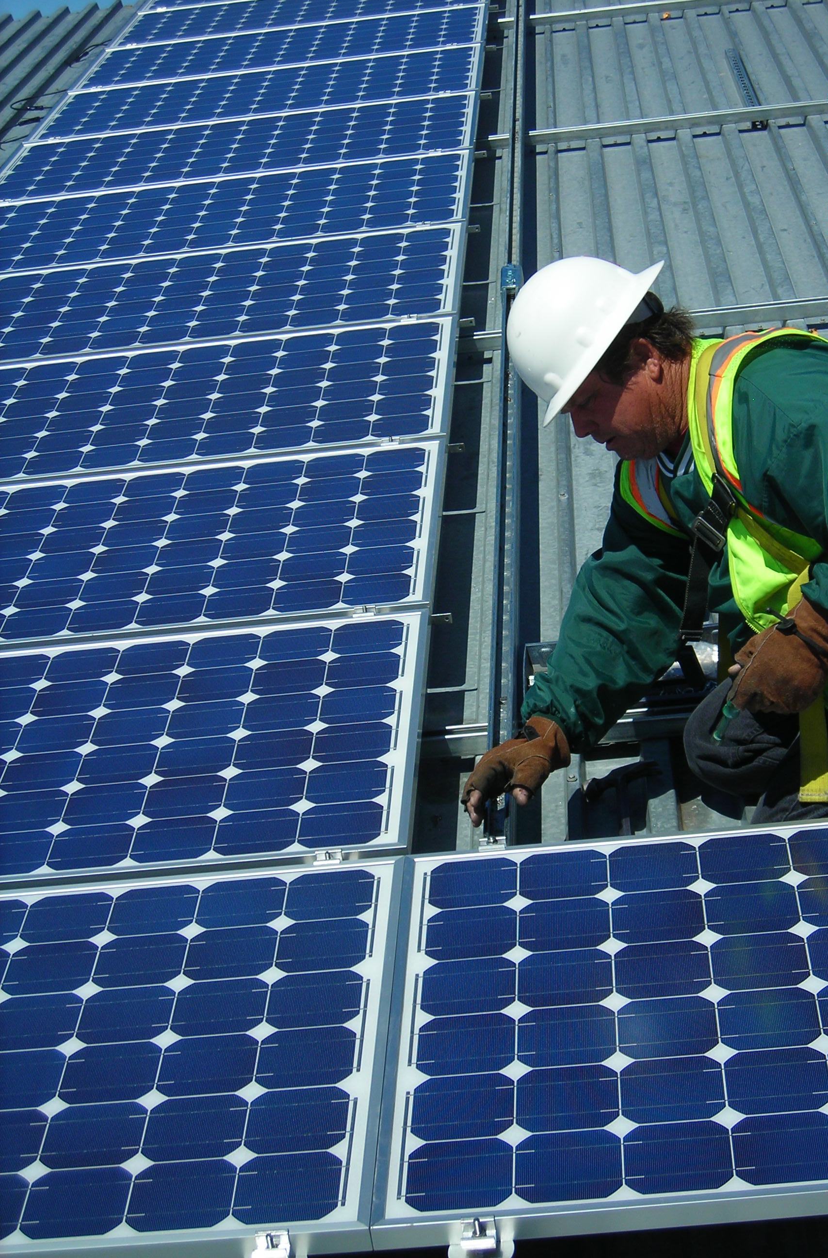 Sun shades provide perfect place for solar panels > Marine Corps Air ...