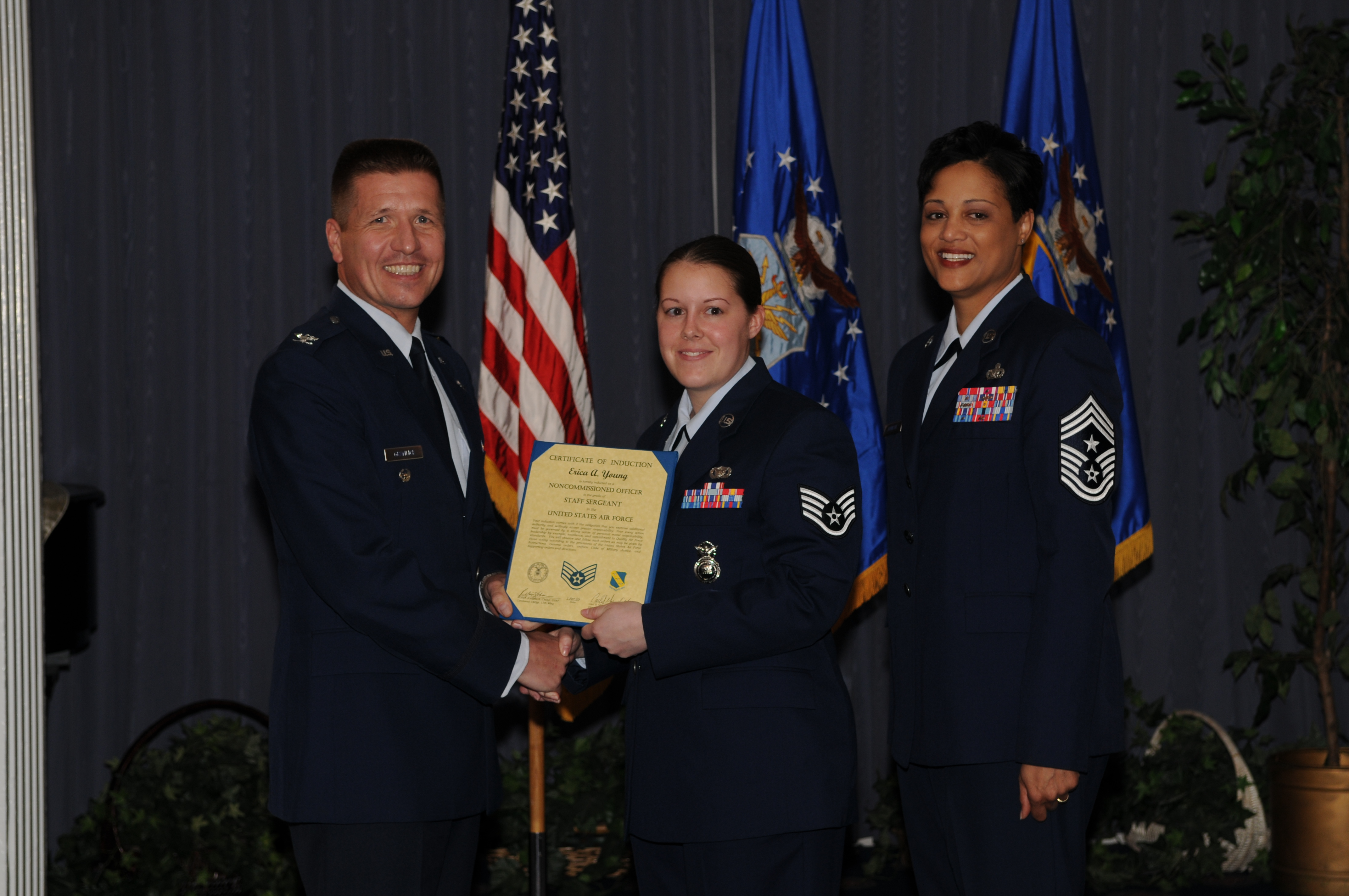 31 Bolling Airmen 'tack on' another stripe > Air Force District of ...