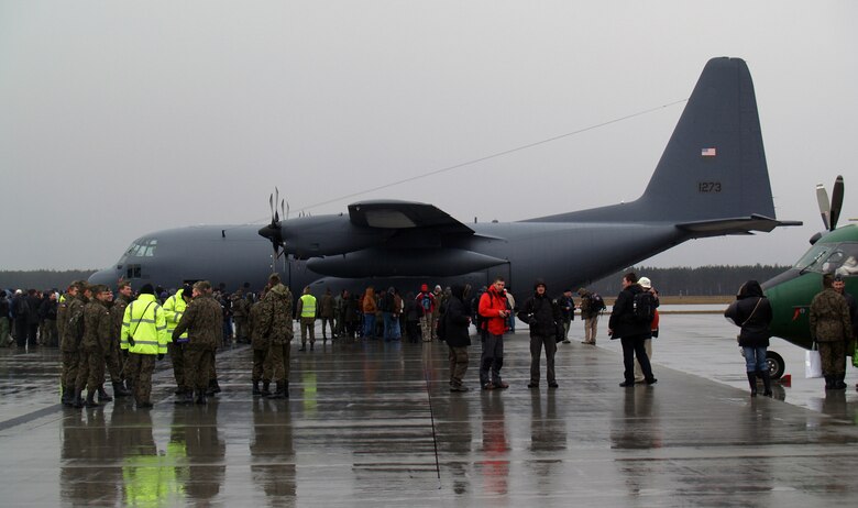 Air Force officials deliver first C-130 to Polish military > Dyess Air ...
