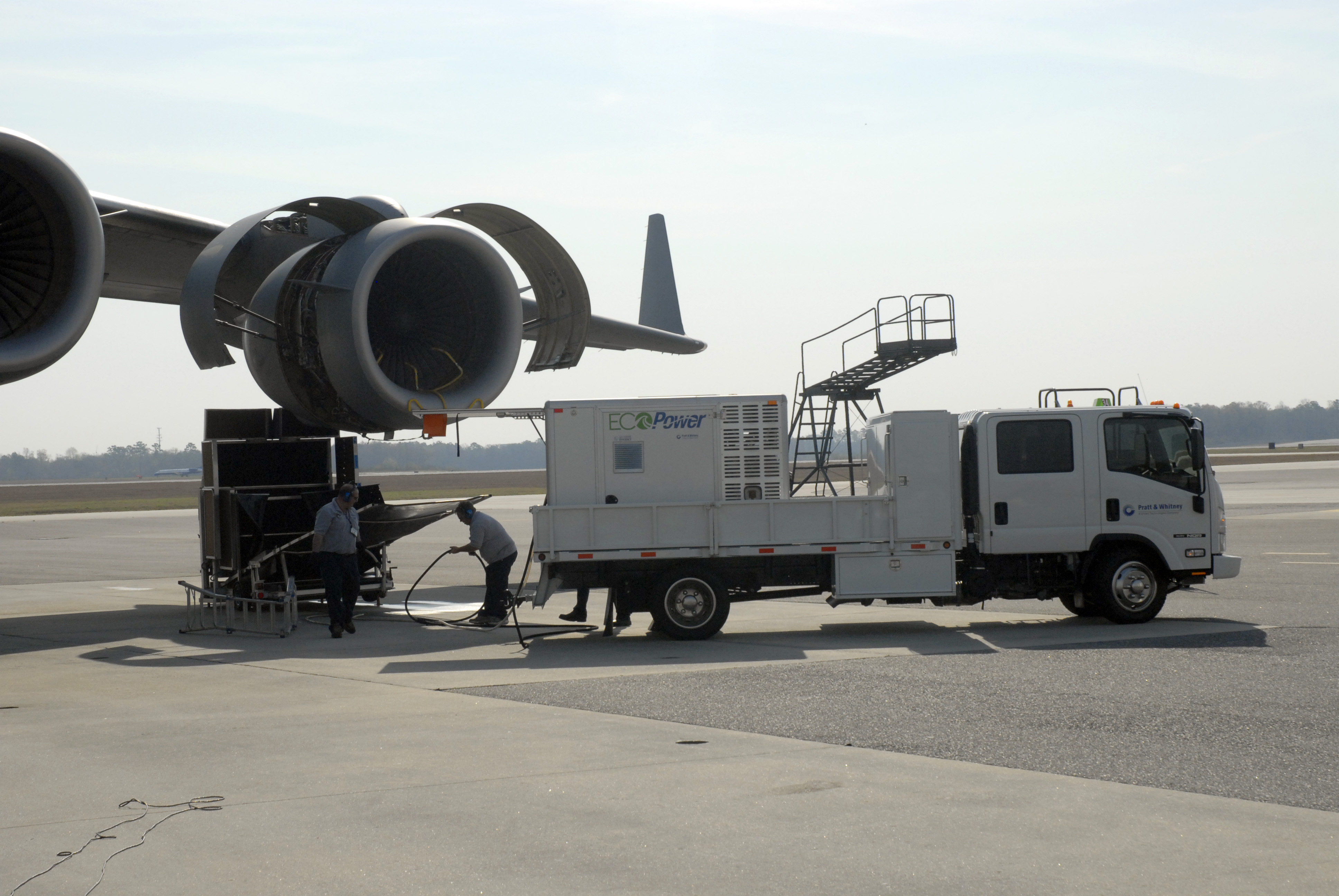 AMC goes green with aircraft engine washes > Air Mobility Command ...