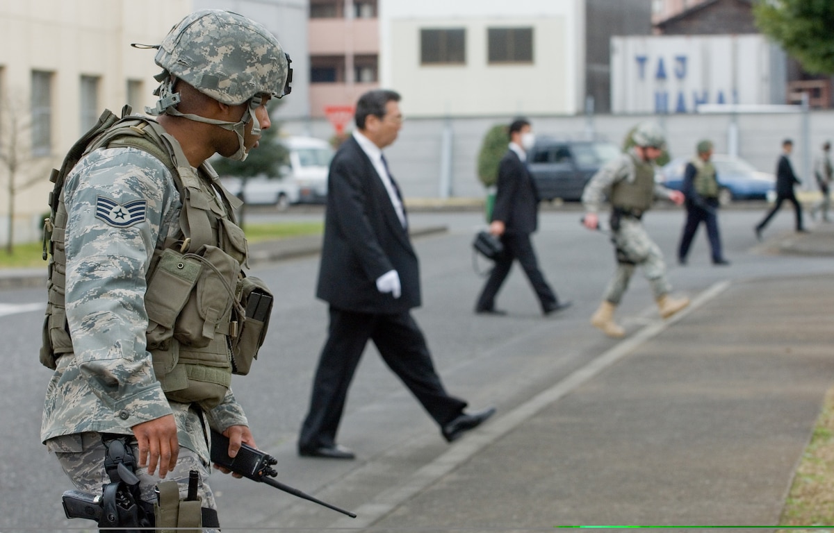 Yokota Airmen train with Japanese police > Air Force > Article Display