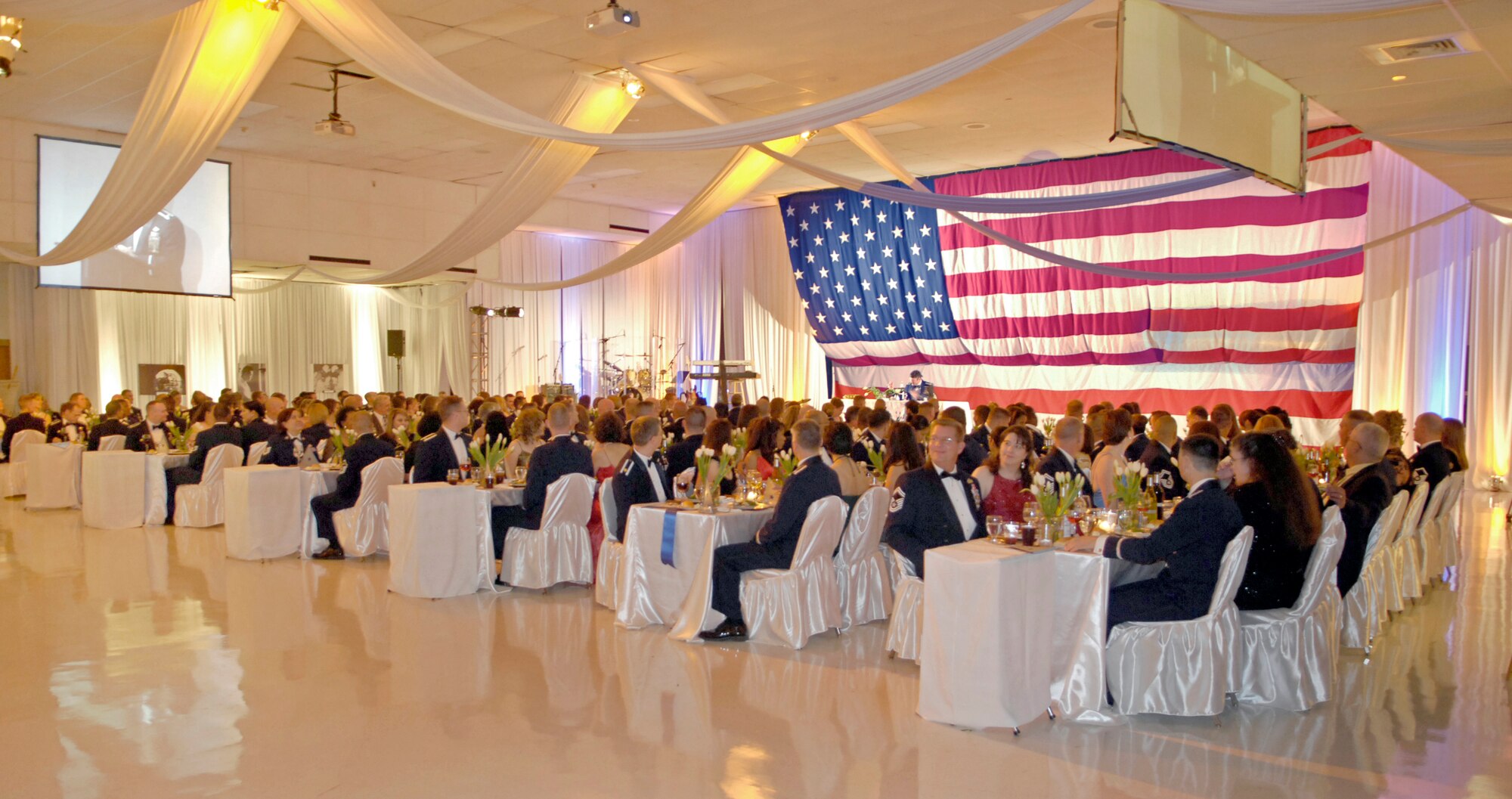 Laughlin's first night 'out 'on the town in 15 years > Laughlin Air ...