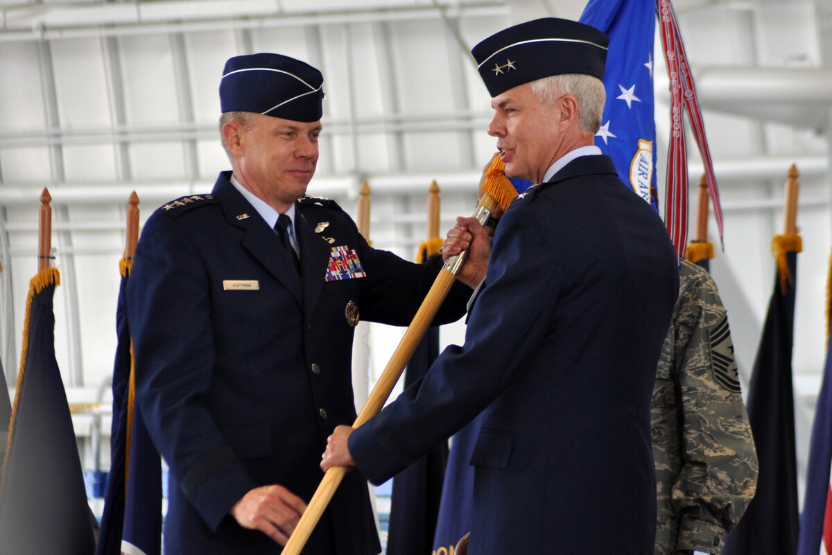Maj. Gen. Davis takes helm of Air Armament Center > Eglin Air Force ...