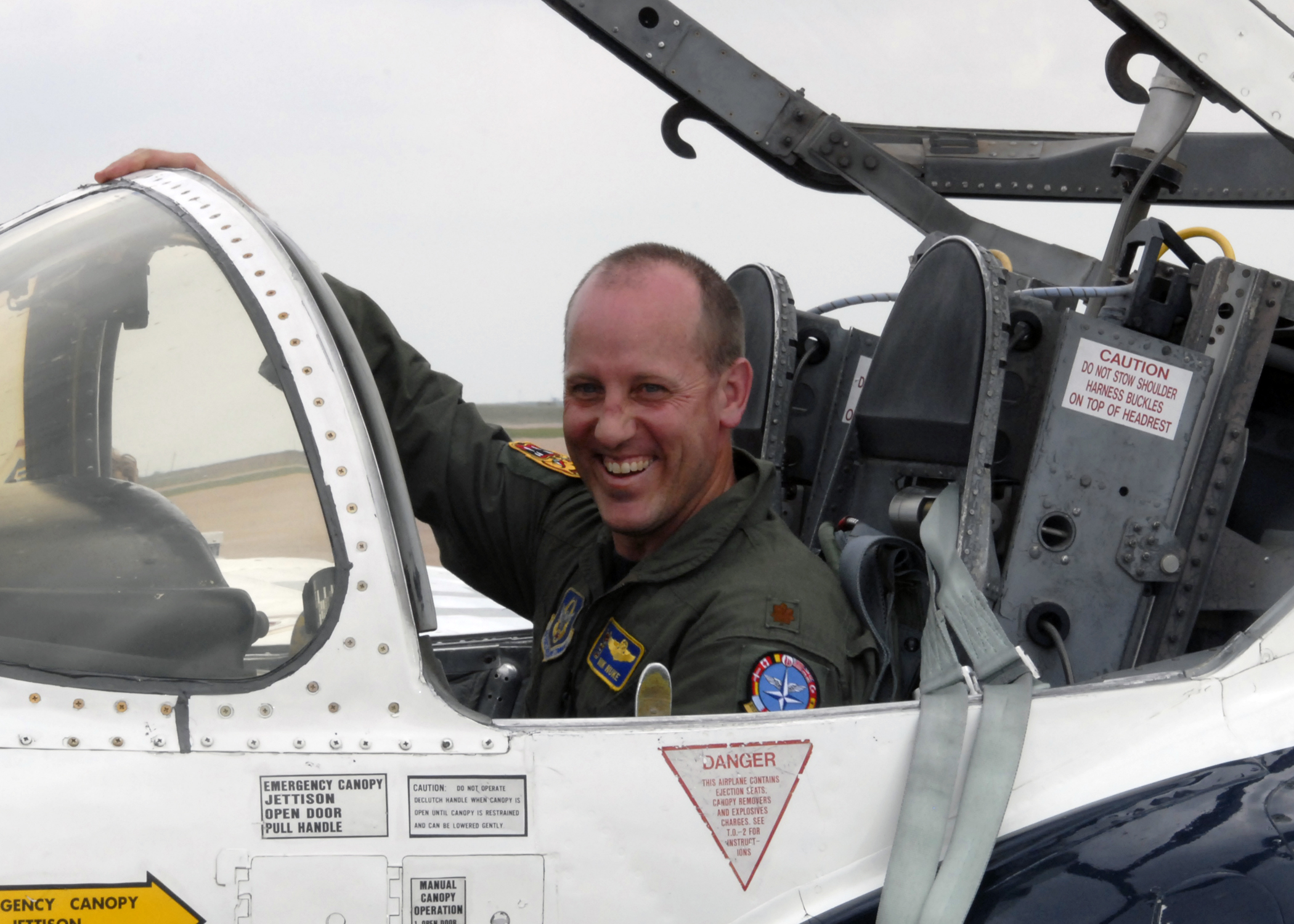 Tweet pilot last to reach 4,000 hours > Air Education and Training ...