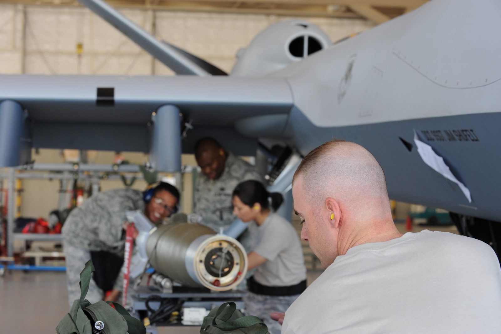 432d Aircraft Maintenance Squadron Airmen conduct training > Air Combat ...