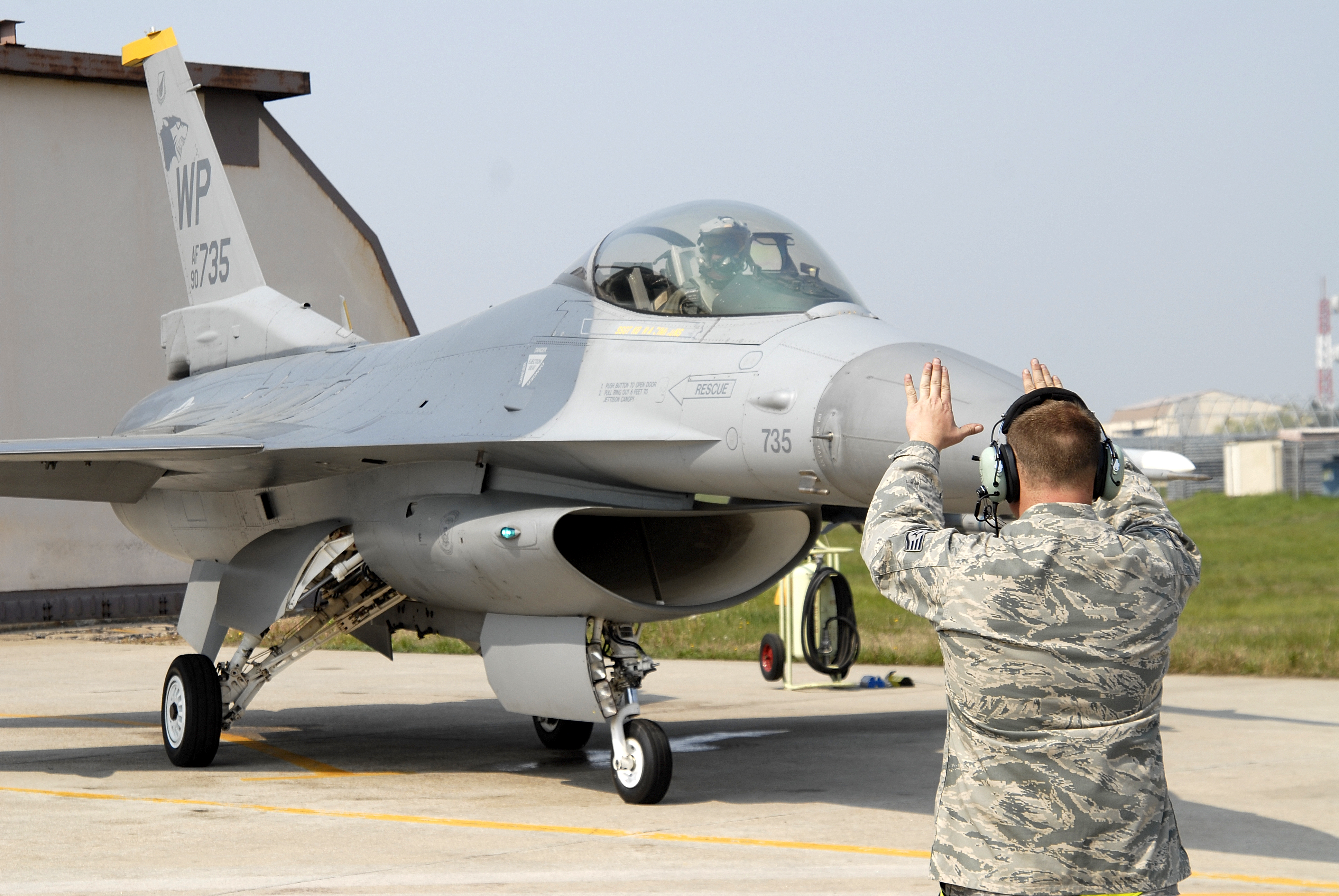 7AF/CC visits Kunsan > Kunsan Air Base > News