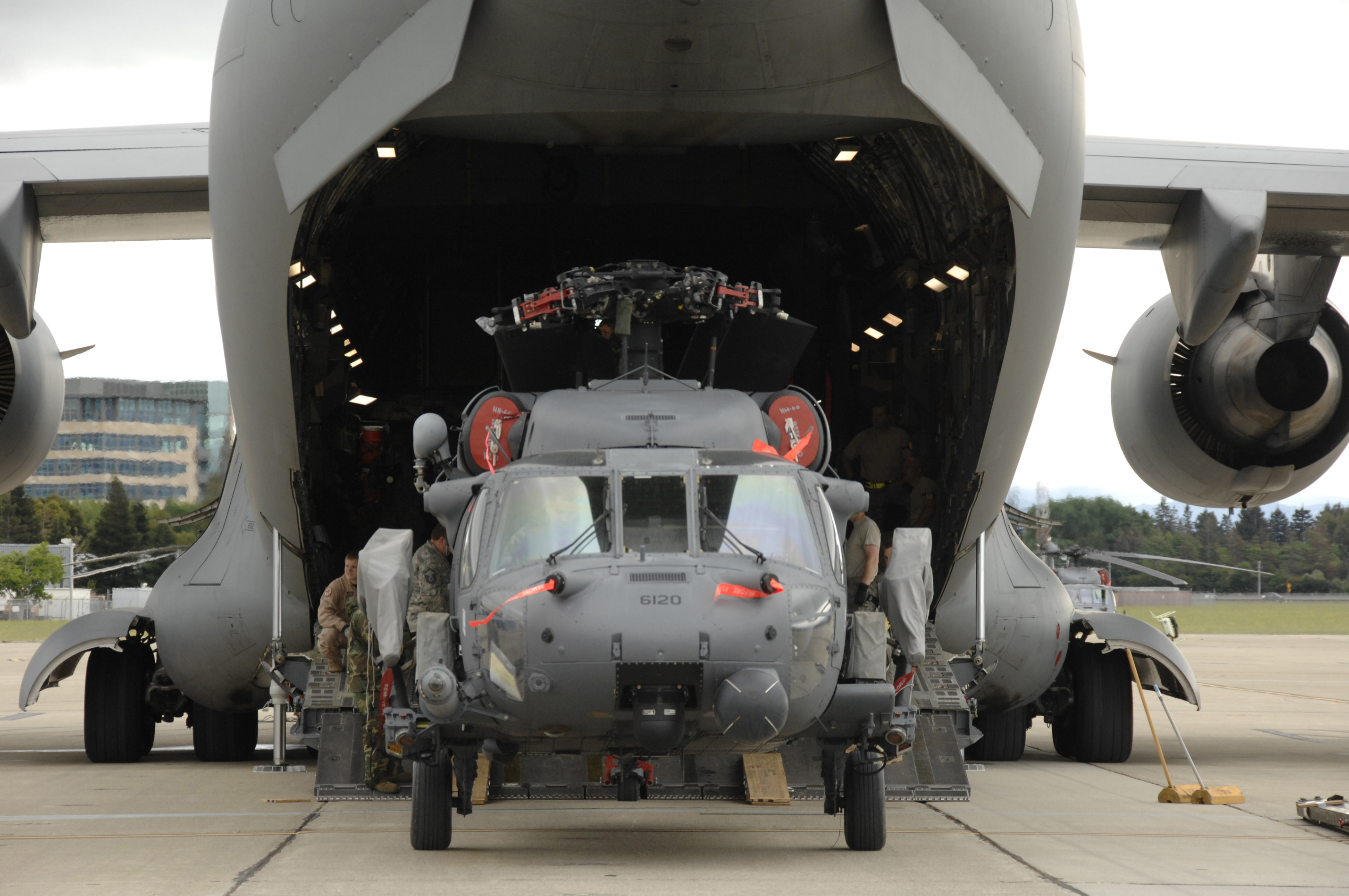 Pave Hawks get a lift to Afghanistan > Air National Guard > Article Display