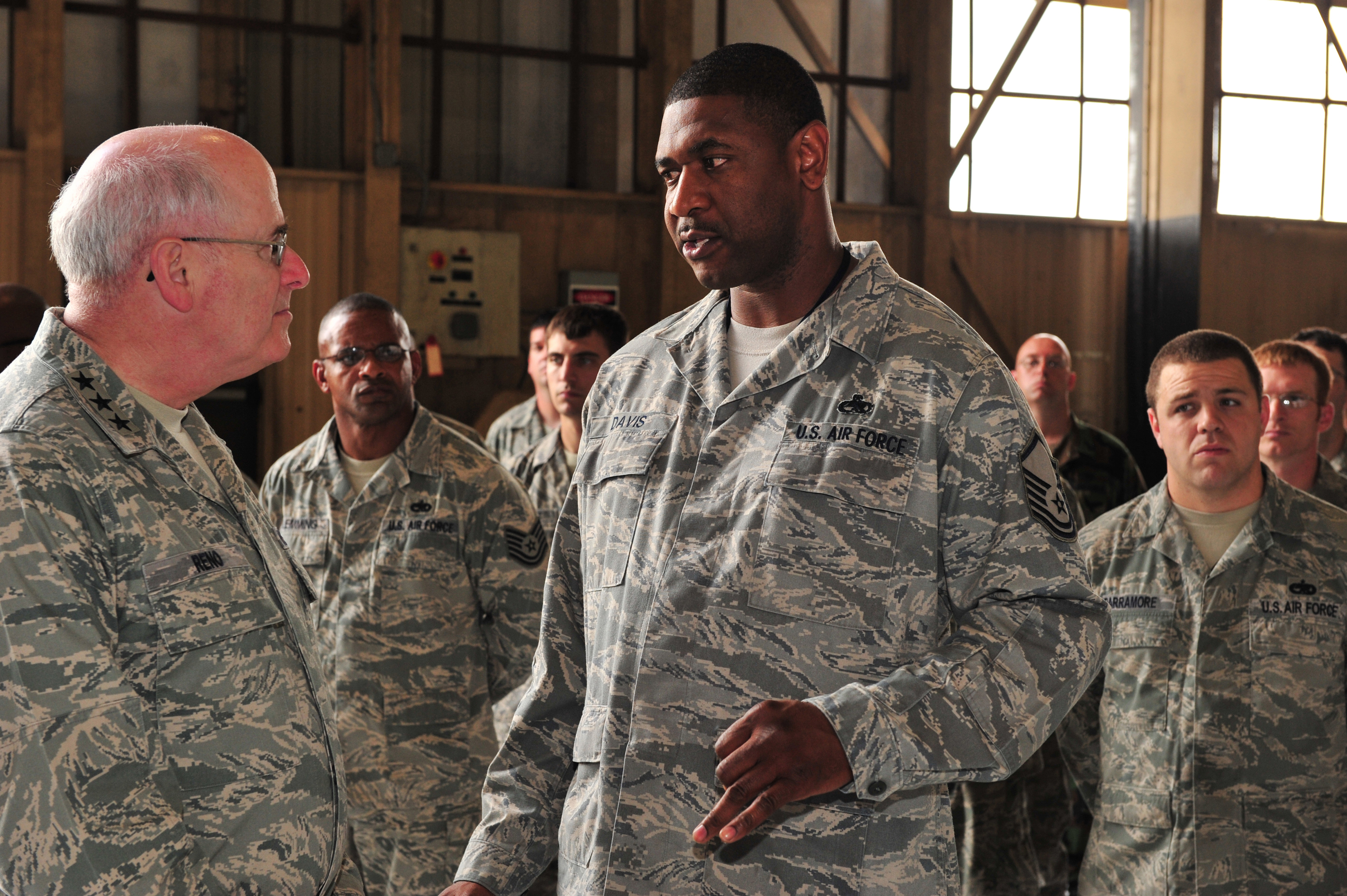 Lt. Gen. Reno visits Shaw > Shaw Air Force Base > Article Display