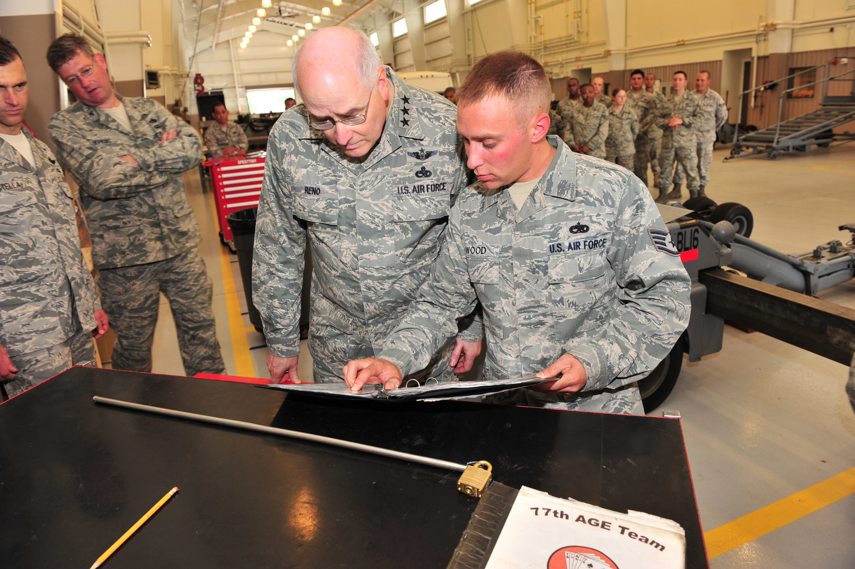 Lt. Gen. Reno visits Shaw > Shaw Air Force Base > Article Display