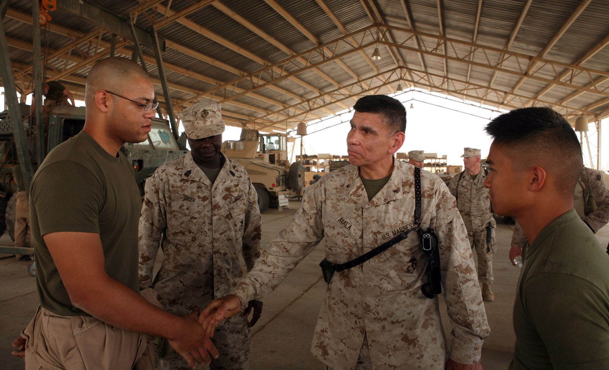 2nd MLG CG visits CLB-4 > 2nd Marine Logistics Group > News Article Display