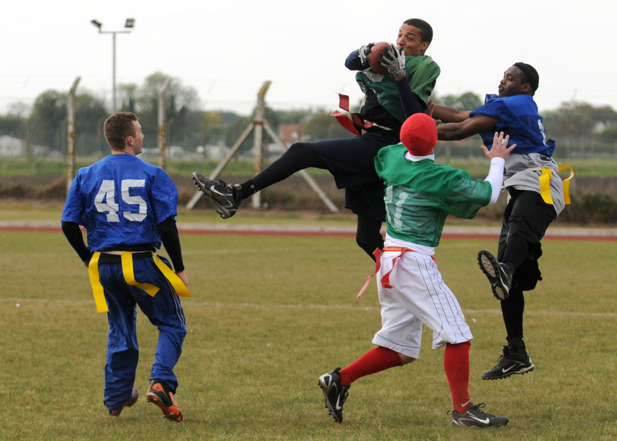 RAF Mildenhall Cops "BUST" RAF Lakenheath in flag football game > Royal ...